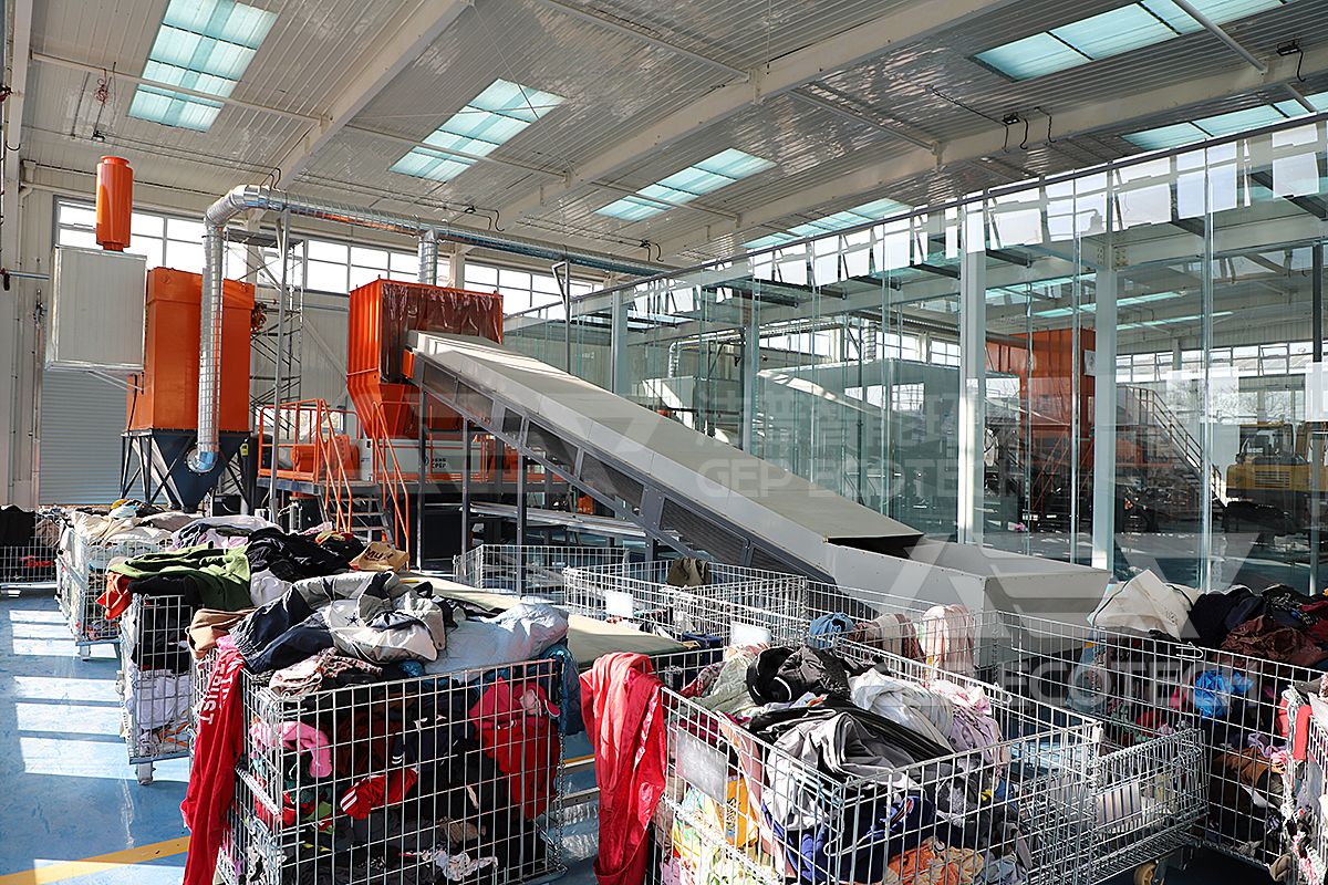 Two Shaft Clothes Shredding Machine in Australia - GEP ECOTECH